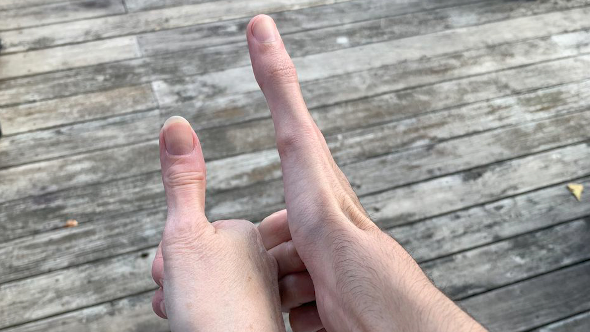People With Long Fingers